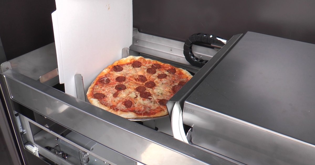 La vie reprend : le génial distributeur à pizzas Giuseppe à Gap Tokoro ...